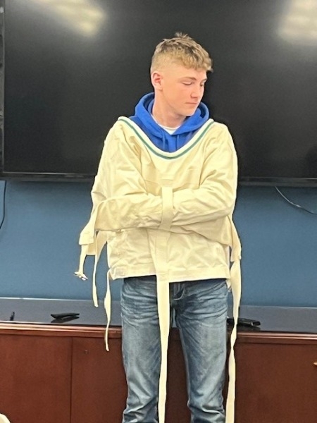 Troy Public Schools - HS Sophomores Take Field Trip